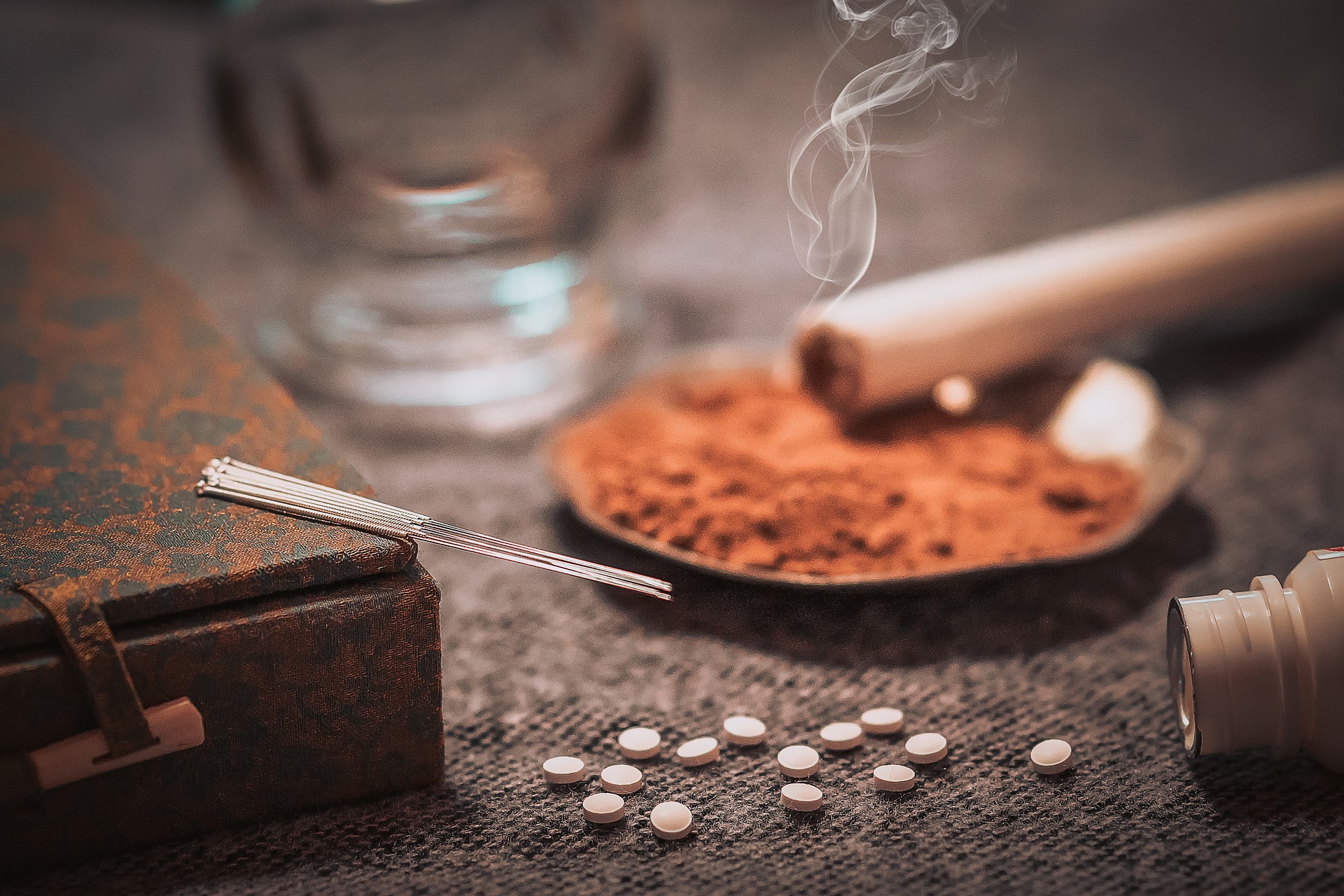 Moxa treatment: what is & moxibustion benefits - Erboristeria Como